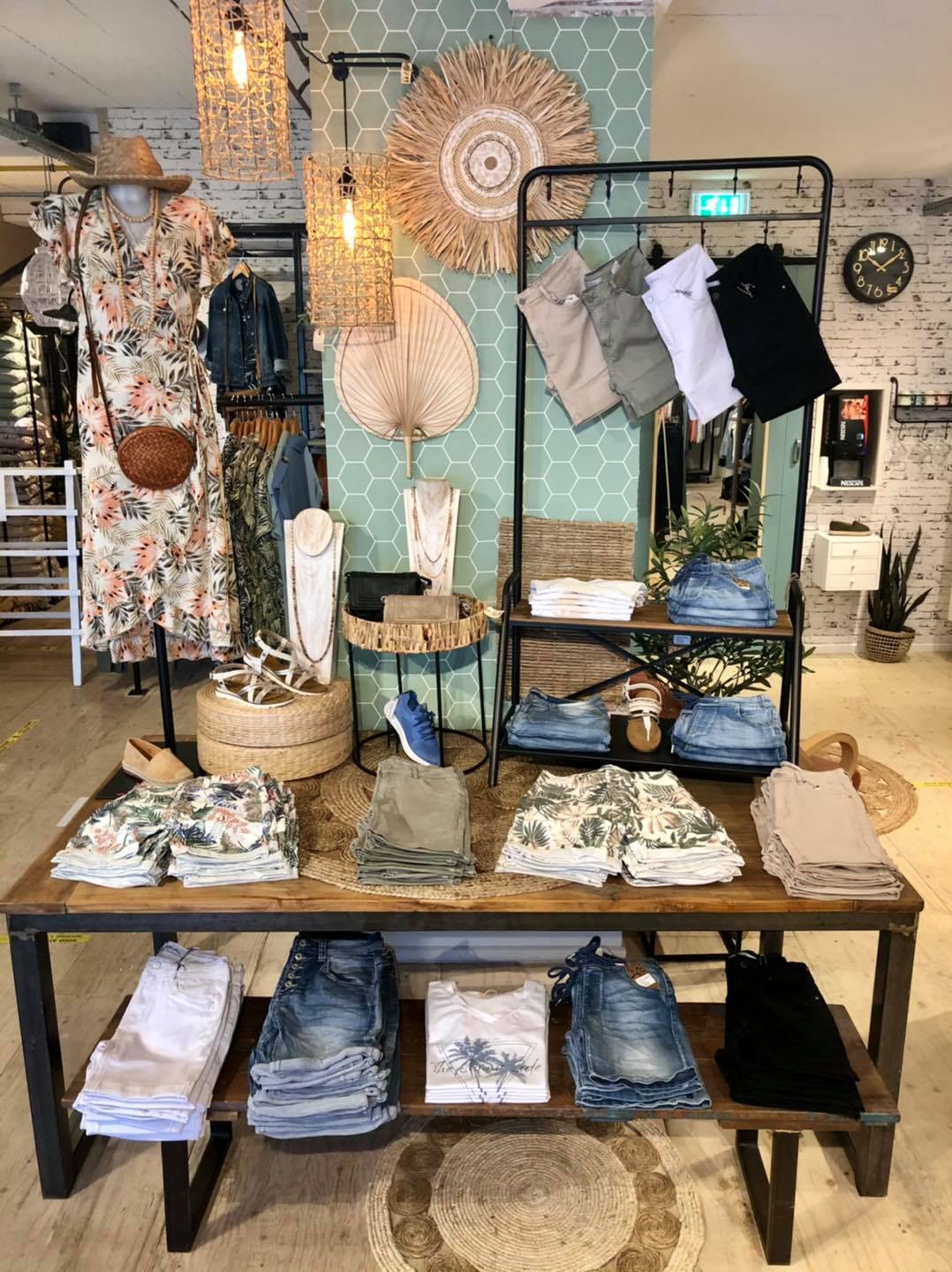 Naast Anne | Winkel Vaassen | Eigentijdse betaalbare dameskleding ...